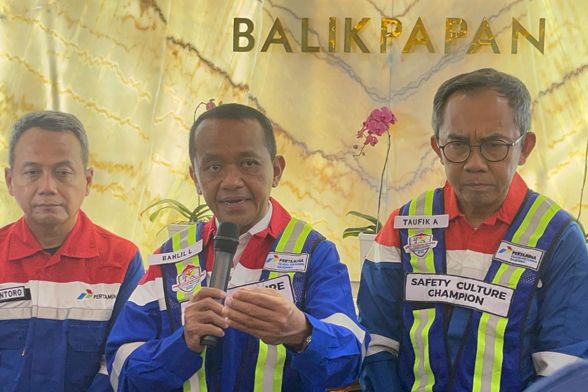 Bahlil Sebut Muhammadiyah Bakal Dapat Jatah Kelola Eks Tambang Adaro Bahlil Sebut Muhammadiyah Bakal Dapat Jatah Kelola Eks Tambang Adaro