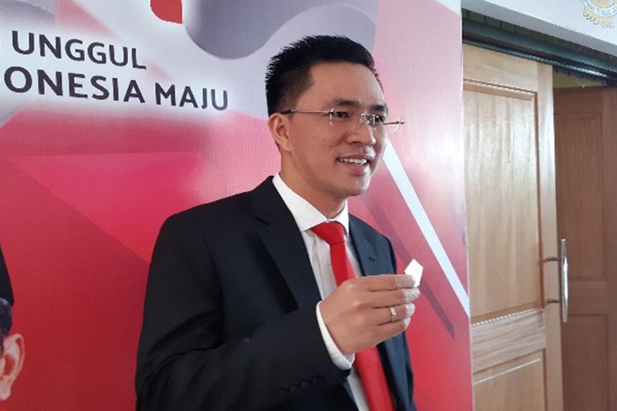 Anggota DPRD Sulut ini Pilih Pakai Pin Seharga Rp 60.000 Saat Pelantikan