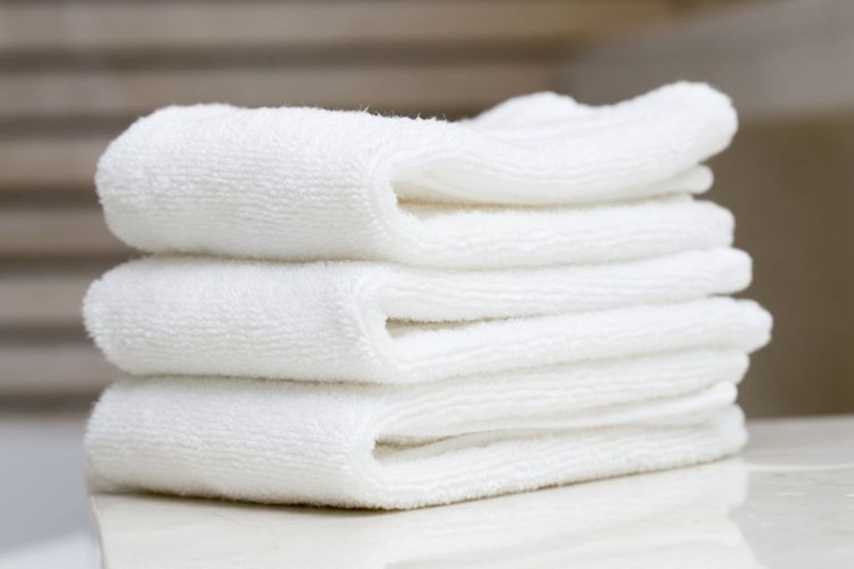 4 Cara Menjaga Handuk Putih Tetap Cerah dan Lembut