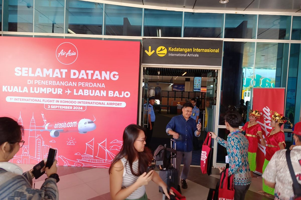 Imigrasi Labuan Bajo Alami Kendala Saat Pemeriksaan Penumpang Penerbangan Perdana Kuala Lumpur ...