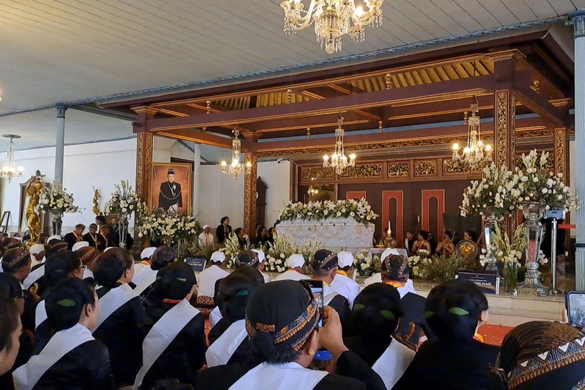 Keraton Surakarta Gelar Jumenengan Dalem Nata Binayangkare Pakubuwono ...