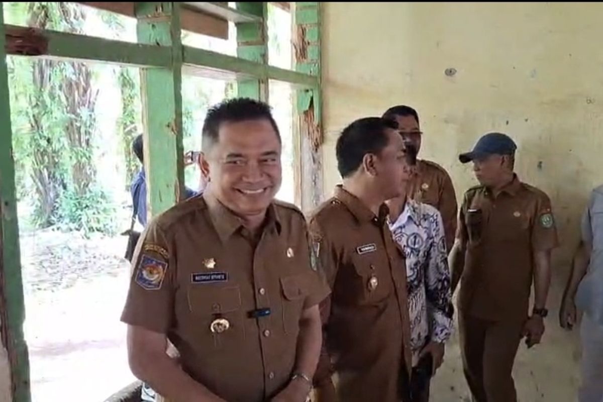 Bupati Bengkulu Tengah: Perbaiki Seluruh Sekolah Tahun Ini, Berutang atau Bupati dan Wakil Tak ...