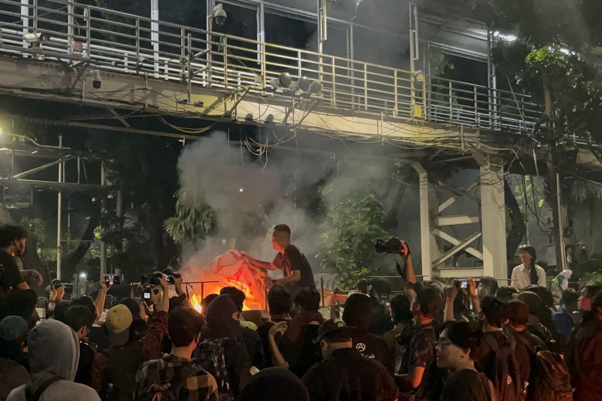 Ini 13 Tuntutan Massa Aksi Indonesia Gelap untuk Pemerintah