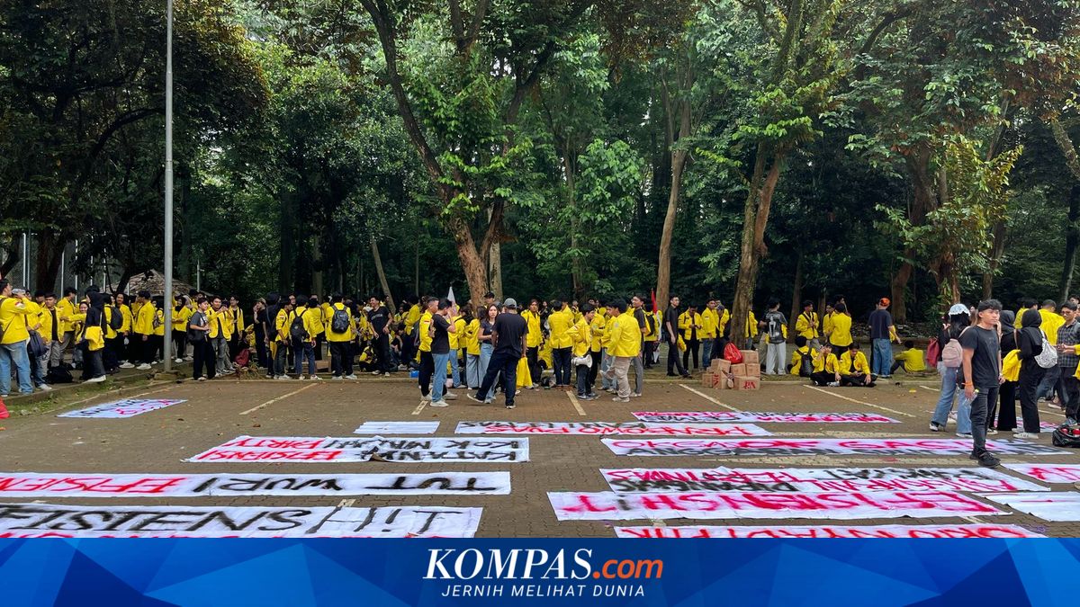 Rangkuman Mahasiswa Demo Indonesia Gelap, Ini Maksud dan Tuntutannya