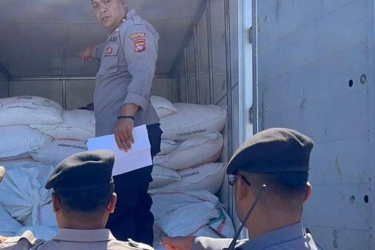 Polisi Tetapkan 2 Tersangka Penyelundupan 6 Ton Pupuk Subsidi Di