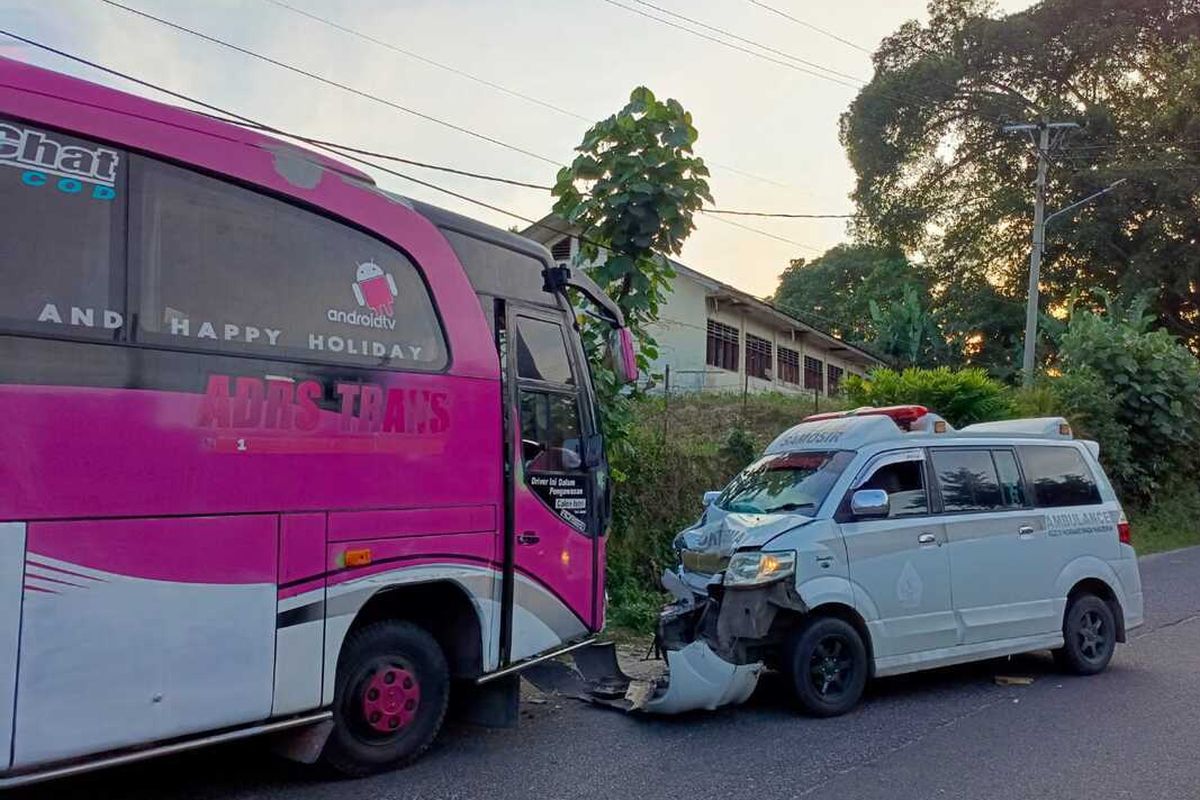 Kok Bisa Ada Pengendara yang Tak Mau Mengalah dengan Ambulans?