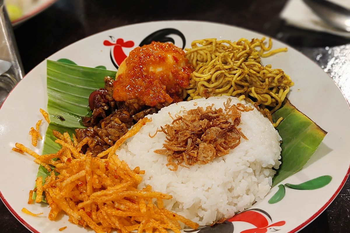 Main ke Blok M, Bisa Jajan Dimana Saja?