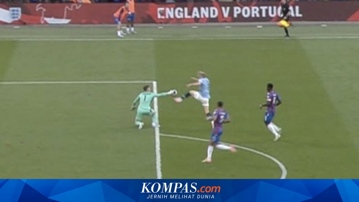 Mengapa Kiper Dean Henderson Tak Kena Kartu Merah di Final Piala FA?