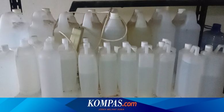 Polisi Temukan Puluhan Botol Etanol di Penginapan Bos Miras Ilegal di ...