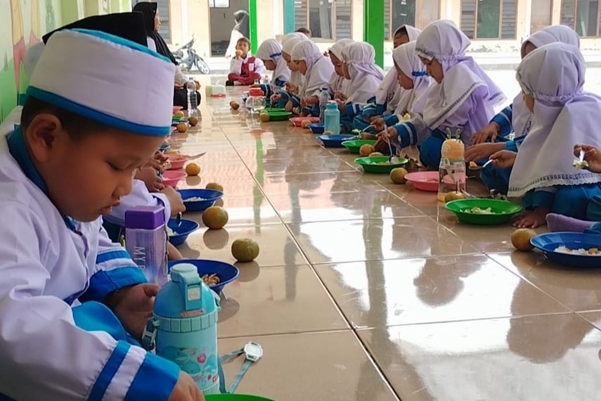 Program Makan di RA Insan Cendikia Pamekasan Jadi Rujukan Sekolah Lain Tanpa MBG