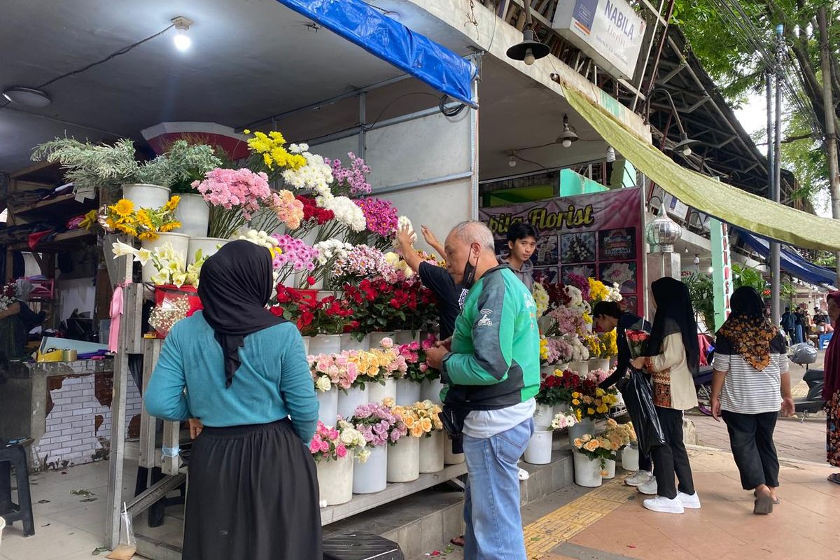 Pasar Bunga Kalisari Semarang Ramai Pengunjung di Hari Valentine, Penjualan Naik 10 Kali Lipat