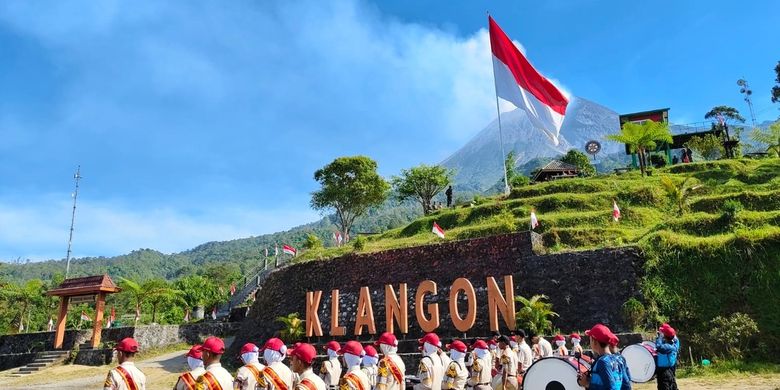 Berita Harian Merah Putih Dikibarkan Di Bukit Klangon Terbaru Hari Ini ...