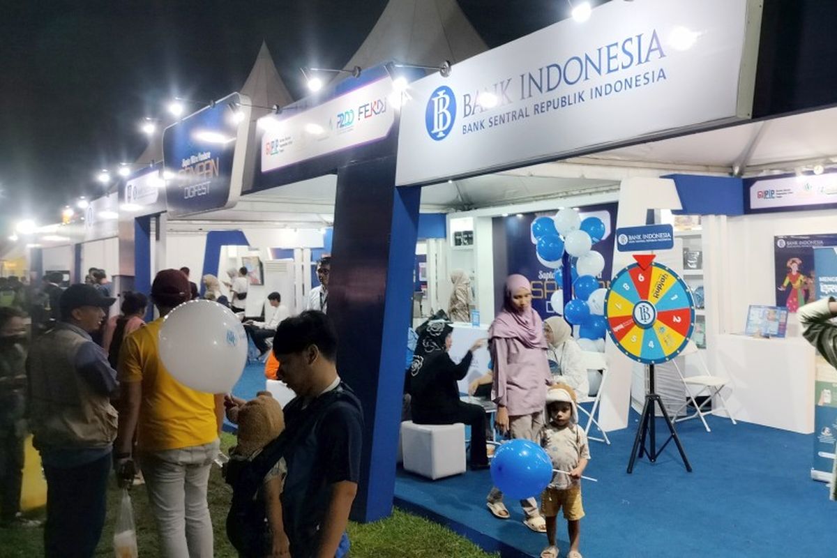 Slawi Ageng 2025: UMKM Tegal Unjuk Gigi, Warga Padati Alun-Alun
