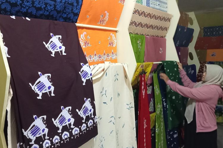 Foto : Mengenal Batik Sasambo, Salah Satu Kain Khas NTB Halaman 2