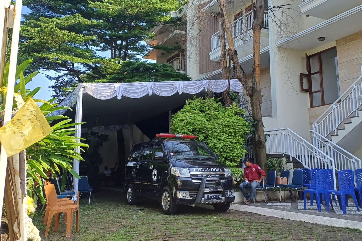 Suasana Rumah Duka Irianti Erningpraja, Dimakamkan Pagi Ini