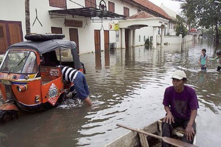 Pemkot Jakut Dorong Perusahaan Buat Sumur Resapan demi Cegah Banjir - Kompas.com: Dampak El Nino