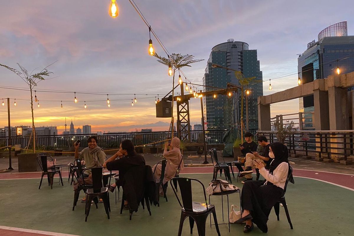 Cara ke Rooftop di Plaza Semanggi, Dekat Halte Transjakarta