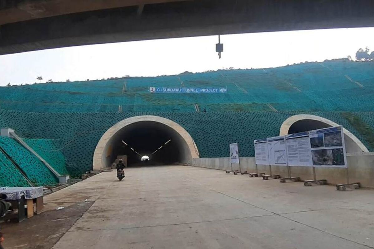 Warga Terdampak Tol Cisumdawu Keluhkan Lambannya Pembebasan Lahan