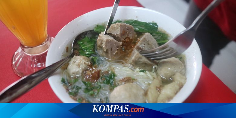 "Bakso Bom" yang Bikin Keringetan, Berani Coba?