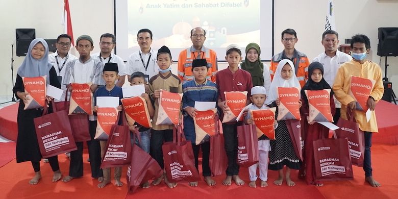 Solusi Bangun Indonesia Pabrik Narogong Berbagi Kebaikan di Bulan Ramadan