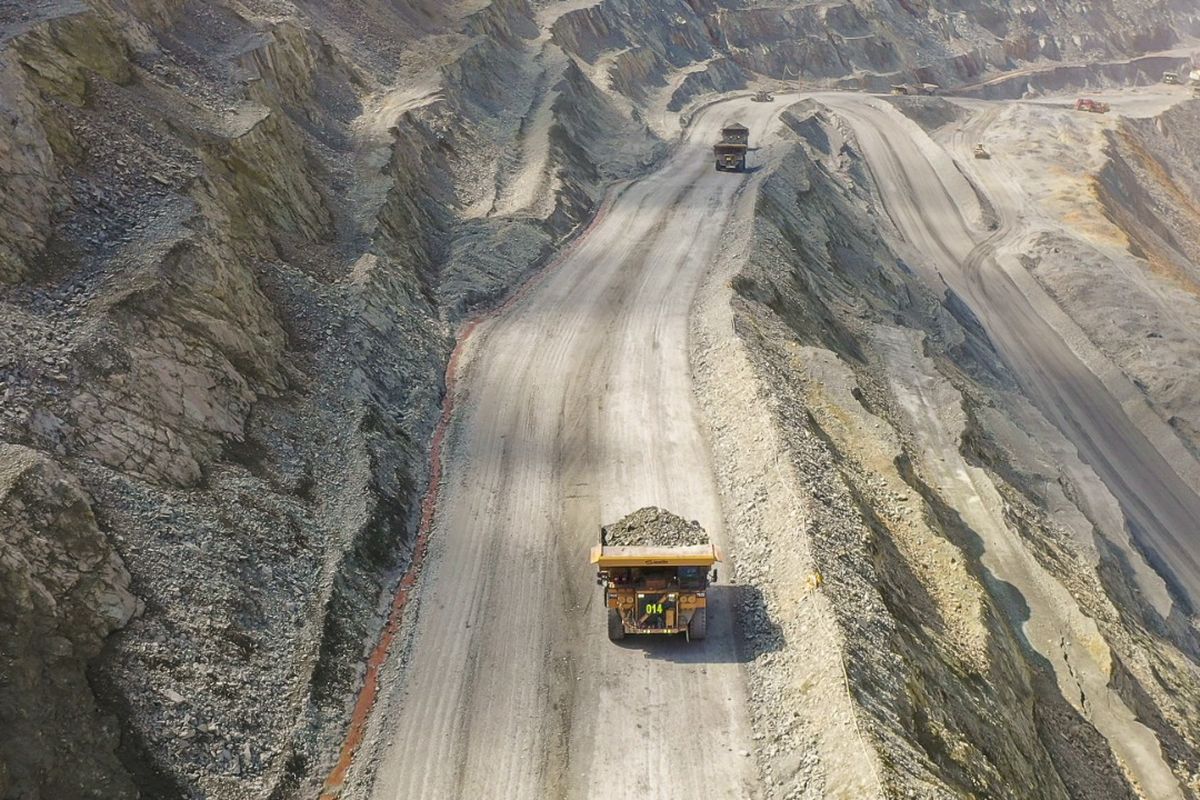Amman Mineral (AMMN) Setop Operasi Smelter Sejak Juli karena Kondisi Kahar