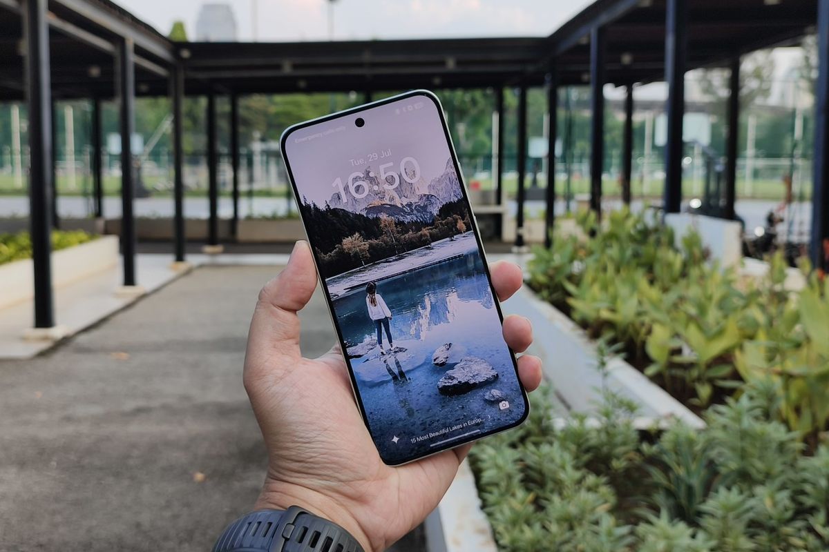 Menggenggam Oppo Reno 14 Pro, Bodi Besar Kamera Ciamik
