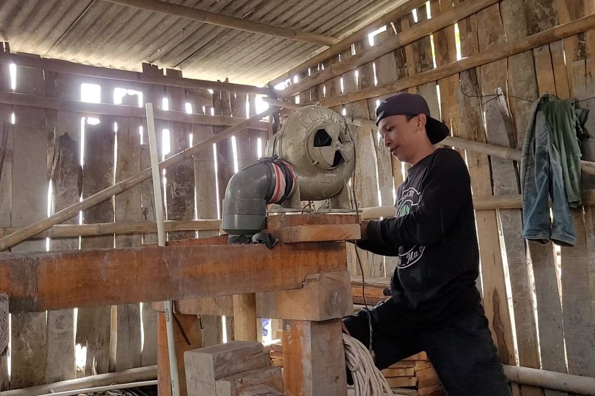 Tambang Emas Ilegal di Banyumas Ditutup, Penambang Bongkar Sendiri Bangunannya