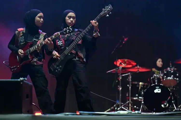 Kisah Voice of Baceprot, Band Indonesia Pertama yang Tampil di Festival ...