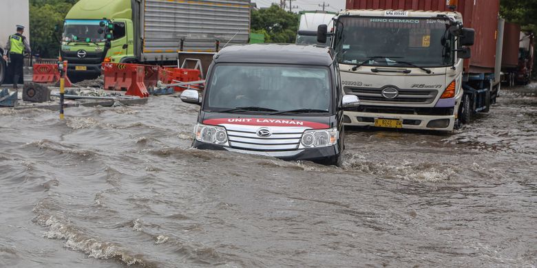 Berita Harian Banjir Jalur Pantura Macet Terbaru Hari Ini - Kompas.com