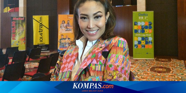 Luna Maya Dapat Julukan Yoli dari Ayu Dewi, Apa Artinya?