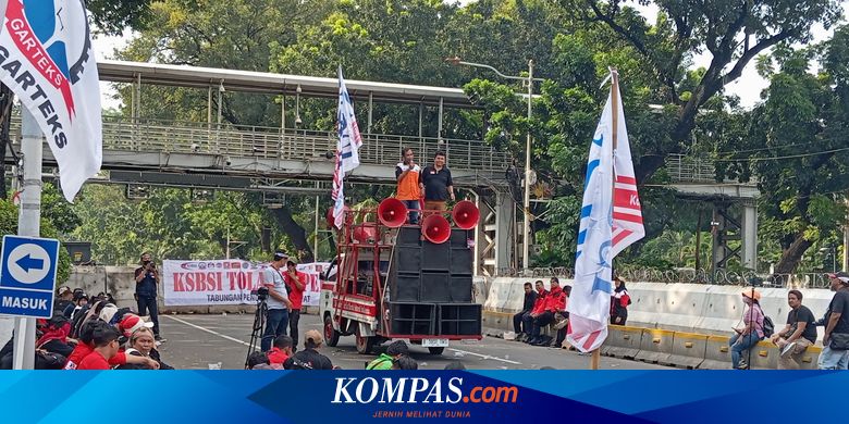 Ada Demo Tolak Tapera, Jalan Medan Merdeka Barat Tak Bisa Dilalui