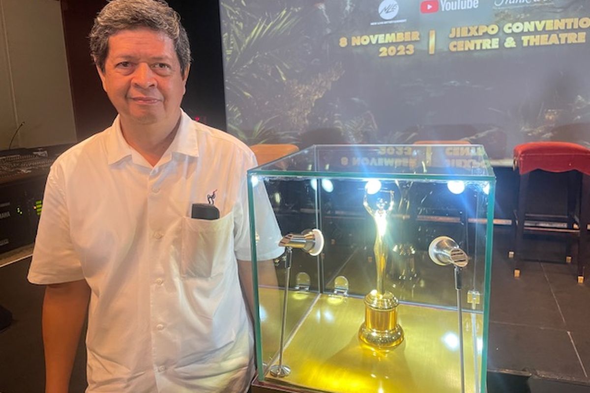 AMI Awards 2023 Perkenalkan Piala Penghargaan Terbaru, Bertabur 359 ...