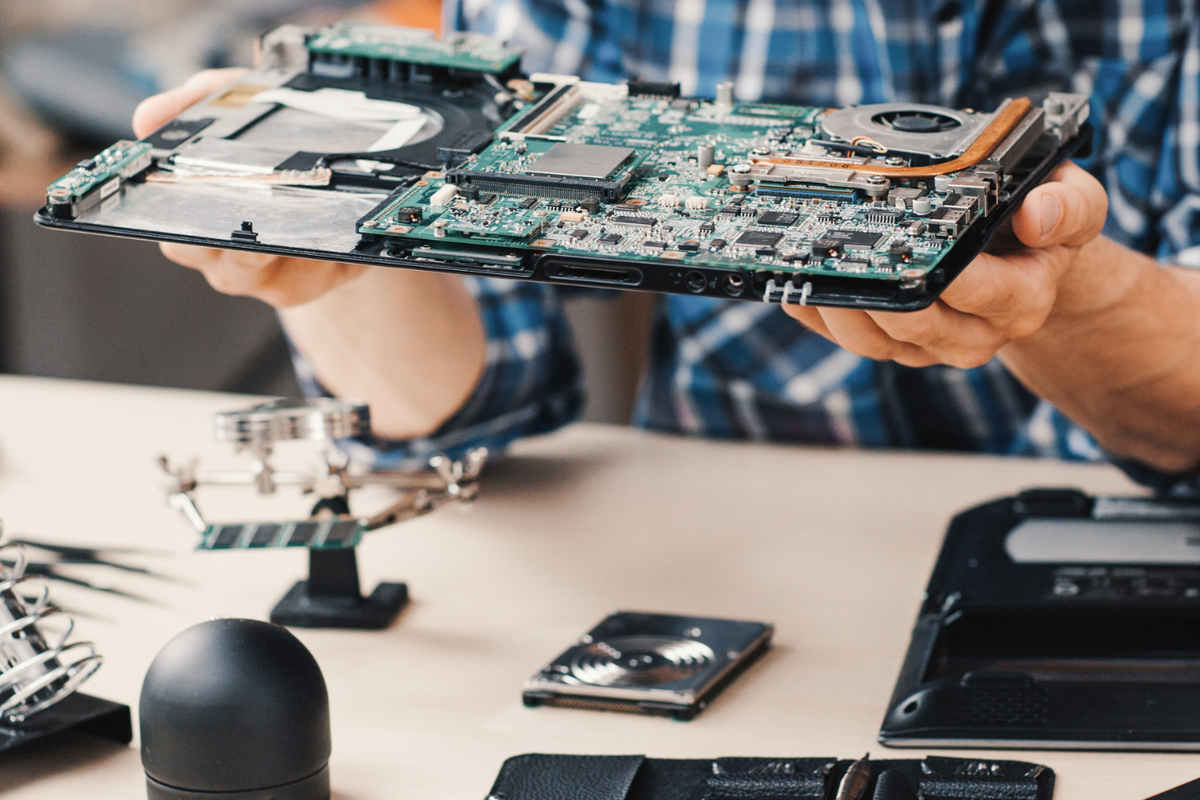 4 Perangkat Keras Komputer