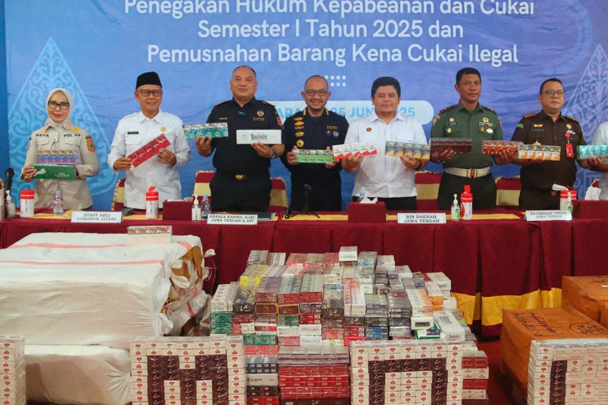 Selama Januari-Juni 2025, Bea Cukai Jateng-DIY Sita 64,5 Juta Batang Rokok dan Ribuan Liter MMEA ...