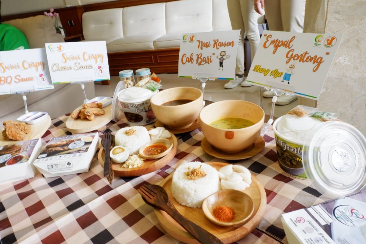 6 Makanan Indonesia yang Bisa Dicicipi di Kereta Api