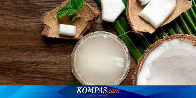 Minum Air Kelapa Setiap Hari, Manfaat atau Risiko bagi Tubuh?