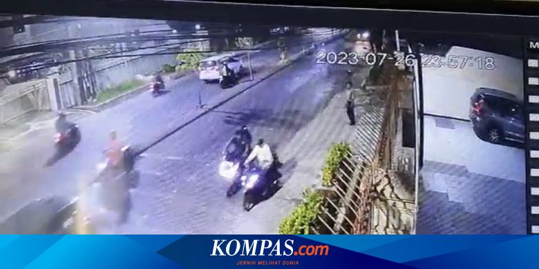 Detik-detik Aksi Begal di Dayeuh Kolot Terekam CCTV, Gagal karena Korban Melawan