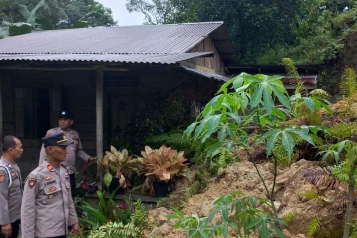 Prakiraan Cuaca Tapanuli Utara 27 November 2025, Hujan Merata, Suhu 17 ...