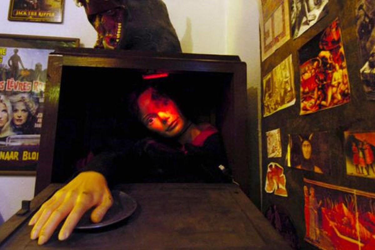 Sejarah Bawang Putih, Musuh Vampire