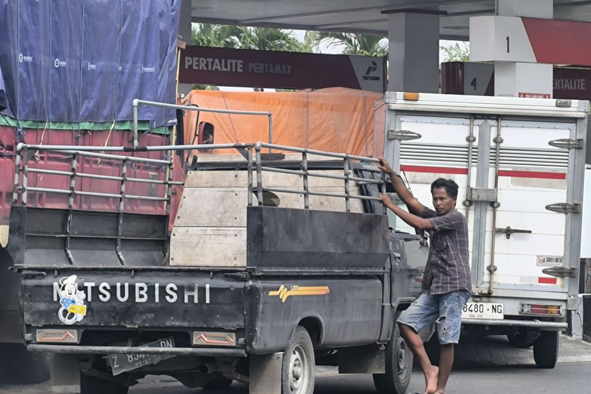 Antrean Menumpuk di Satu SPBU di Pamekasan, Bio Solar Diduga Kembali Kosong
