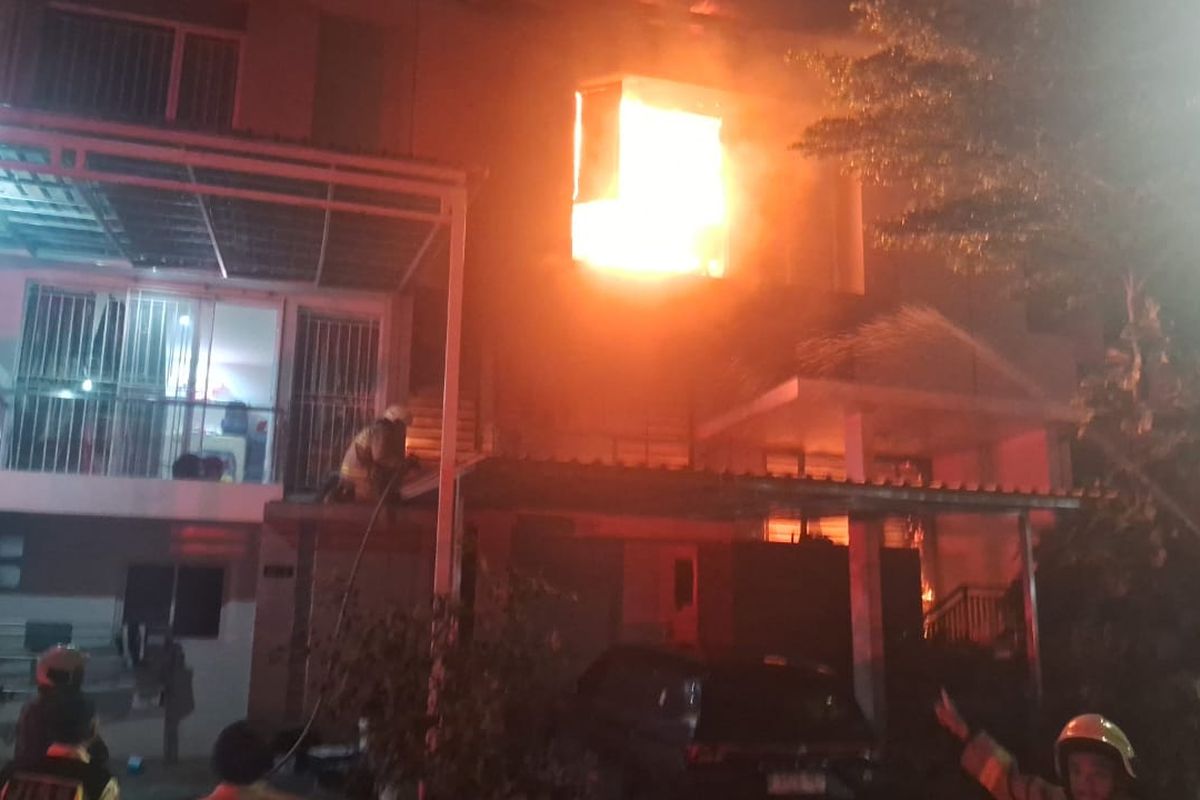 Kebakaran Rumah Mewah di Kalideres, Dua Korban Tewas Ditemukan di ...