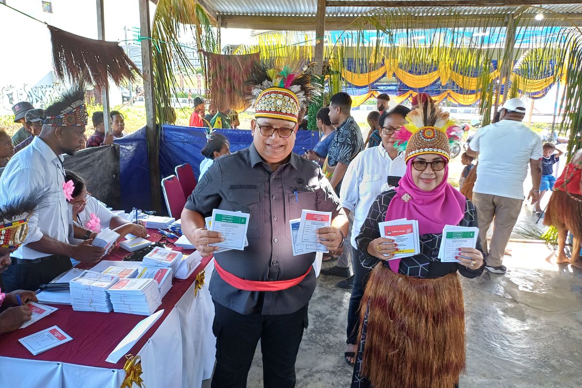 Pj Gubernur Papua Barat Daya Disambut Tarian Budaya Sebelum Coblos di ...
