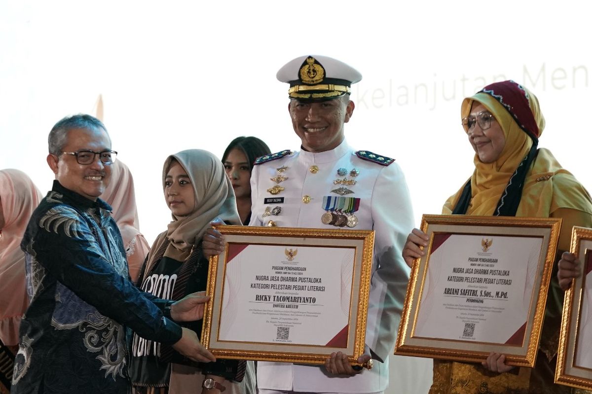 Sulap KRI Teluk Weda jadi Perpustakaan Terapung Demi Tumbuhkan Minat ...