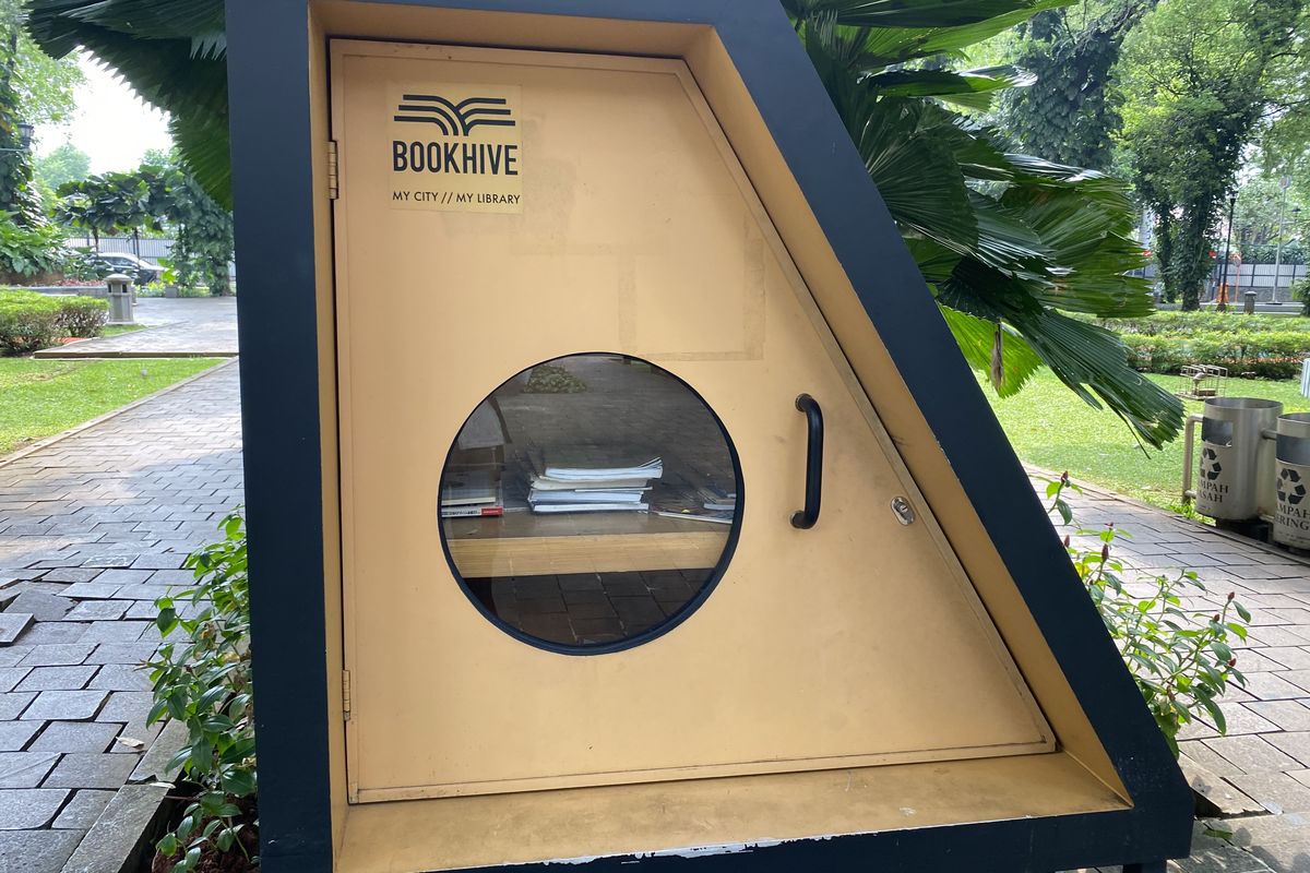Pengunjung Minta Perpustakaan Mini di Taman Jakarta Dibuka dan Dirawat ...