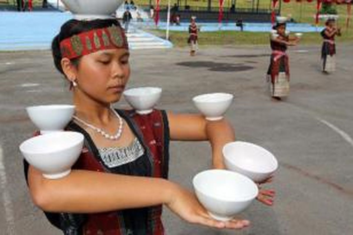 500 Penari Semarakkan Pembukaan Festival Danau Toba