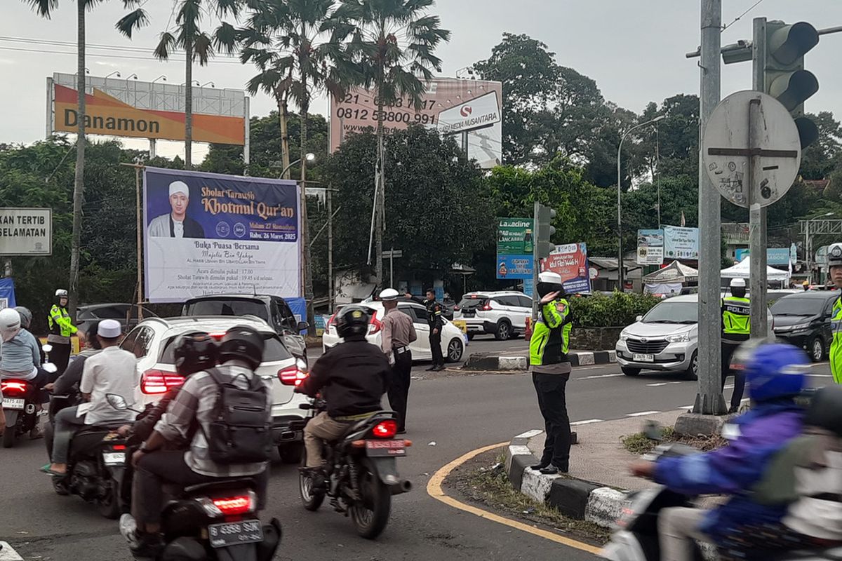 Sistem "One Way" di Puncak Bogor Berakhir Selasa Sore