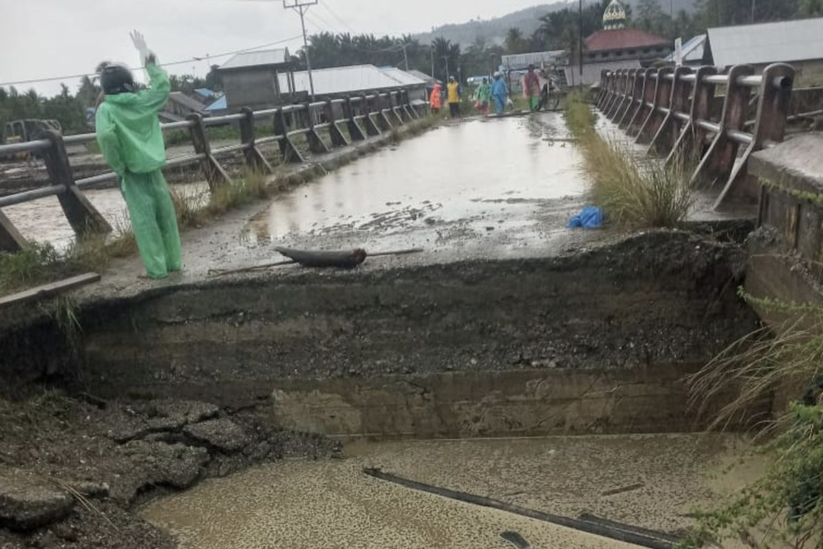 Jembatan Putus, Akses Transportasi di Seram Barat Maluku Lumpuh