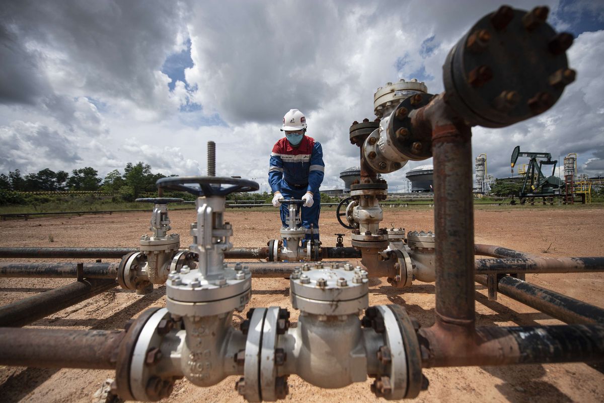 Harga Minyak Mentah RI Turun, Ini Faktor Penyebabnya