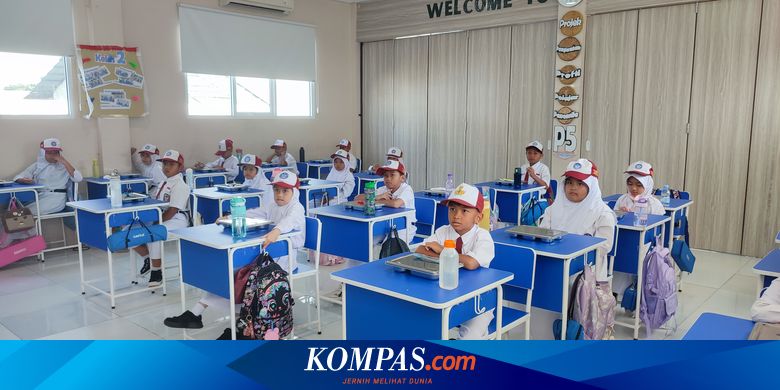 Seluruh Siswa SD Angkasa 5 Jakarta Timur Antusias Sambut Makan Bergizi ...