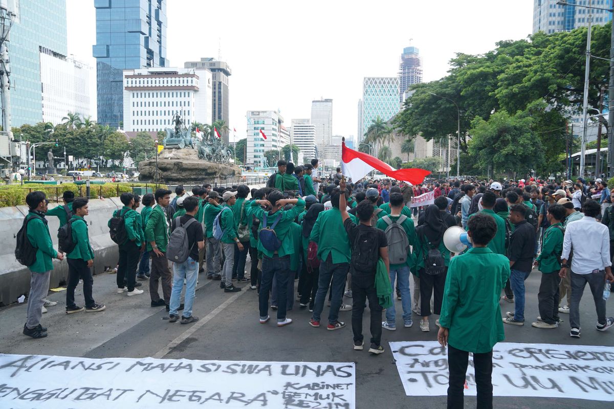Demo Indonesia Gelap Hari Ini, 2.500 Mahasiswa Akan "Long March" dari TIM ke Patung Kuda